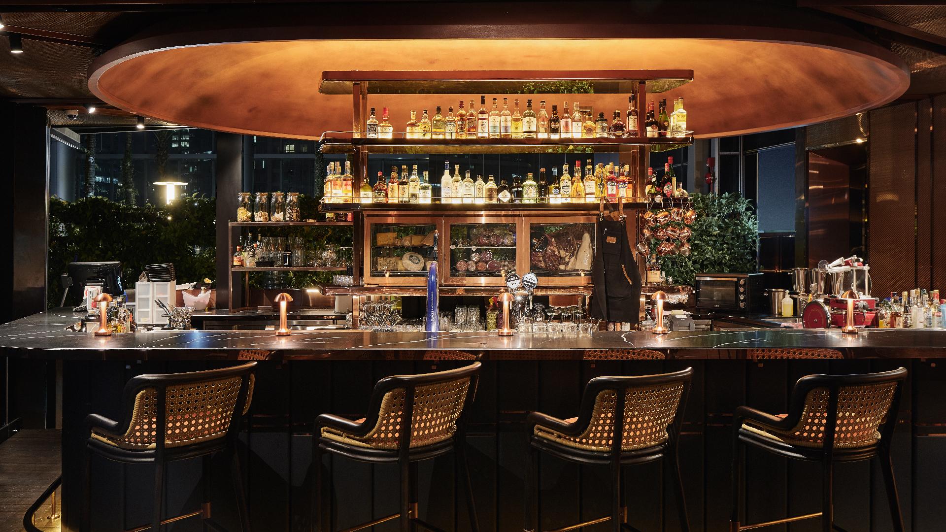 Rooftop Dining Singapore - Grill Restaurant & Wine Bar | VUE